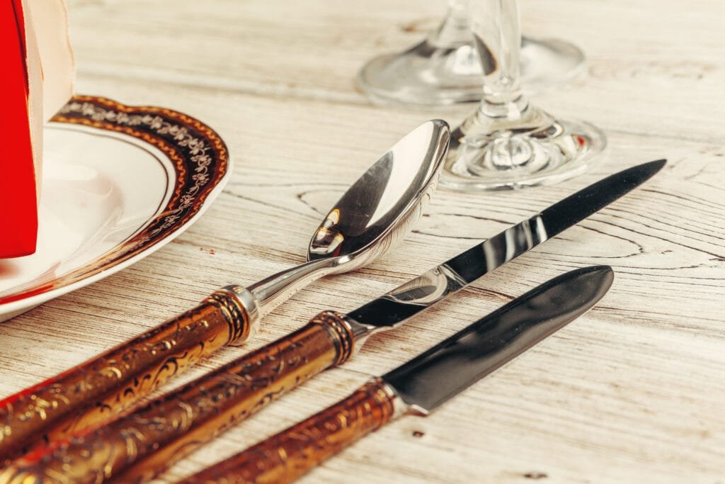 Best Flatware Sets: Reviews & Top Picks | Flatware Finesse